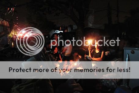 Larawan: Sunog sa komunidad na lumalaban sa demolisyon, hinihinalang ...